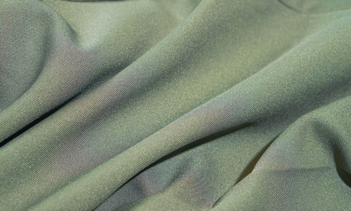 Polyester : avantages et inconvénients de cette matière pour vos ...
