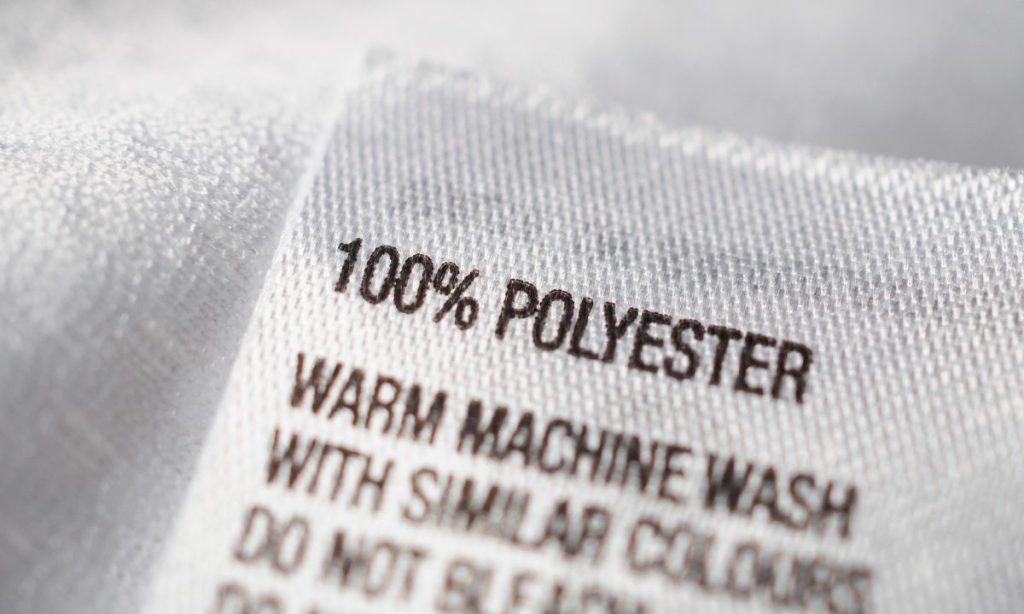 Polyester : avantages et inconvénients de cette matière pour vos ...